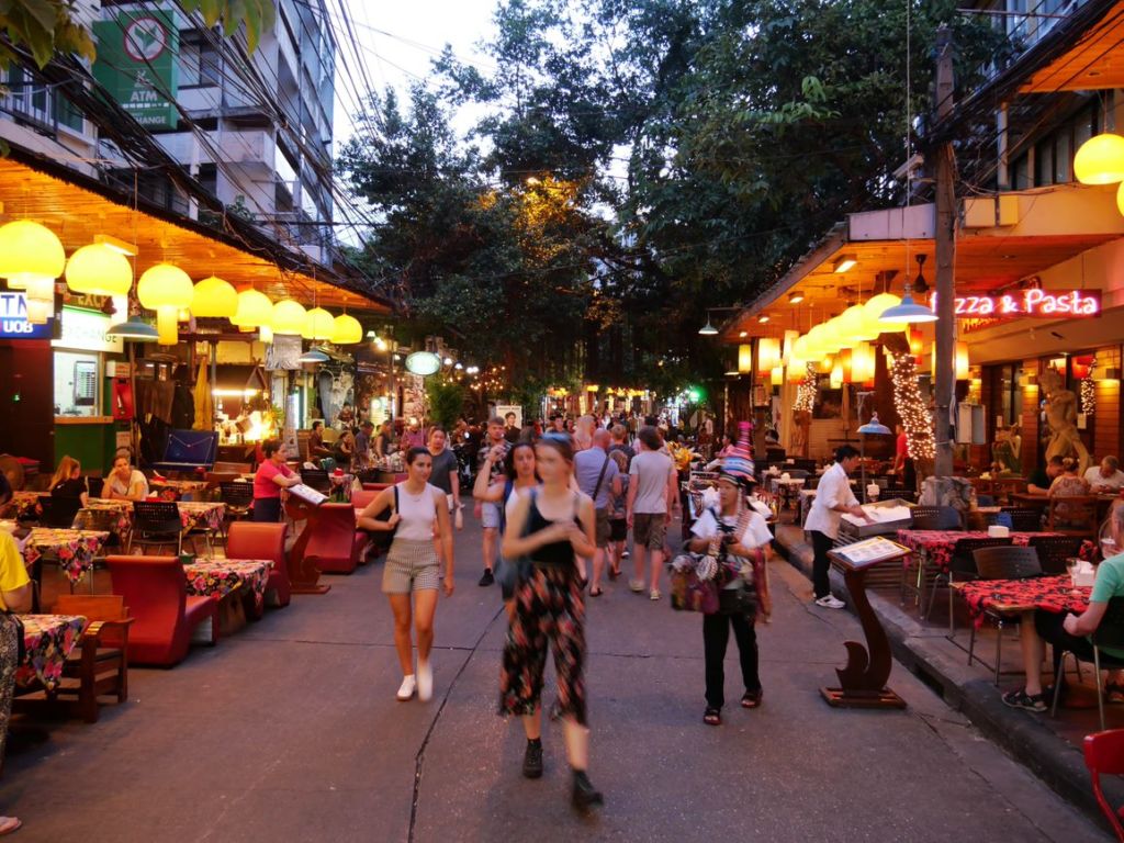 Taste And Eat Delicious Food In Soi Rambuttri | Thailand Travel Map